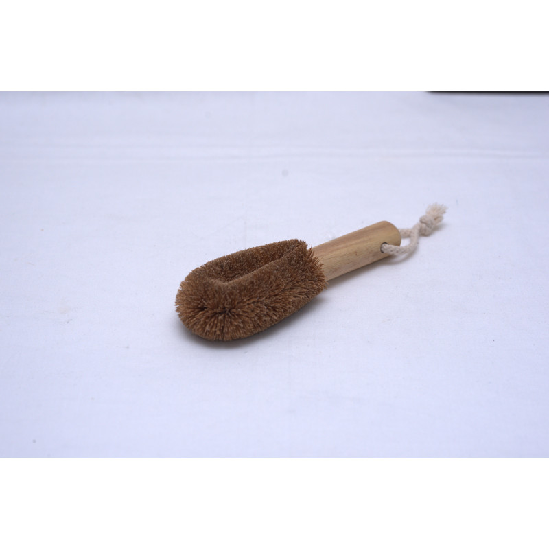 CBT FOOT SCRAB BRUSH ROUND SHORT HANDLE - Hardware, Homeware & Lifestyle
